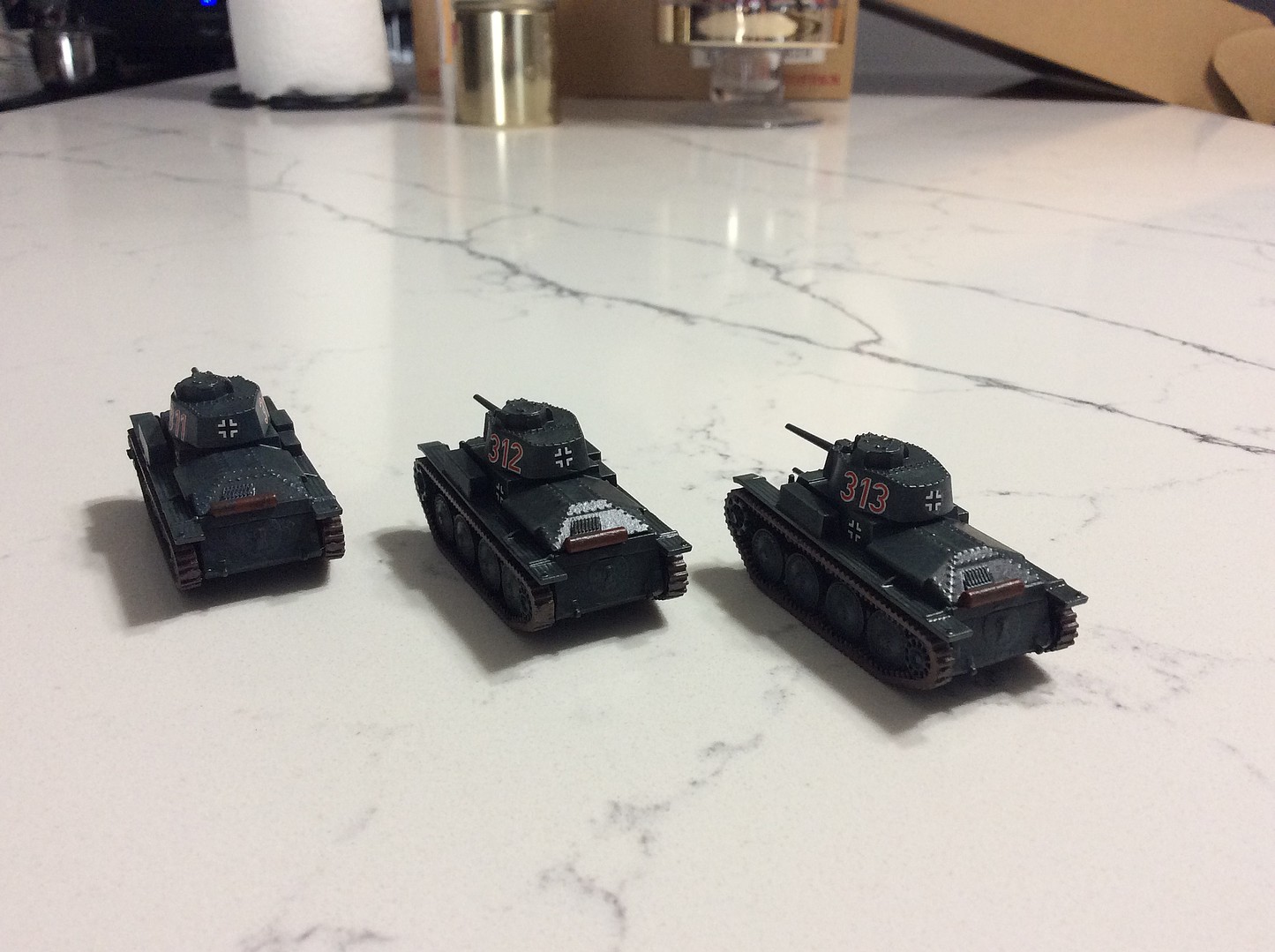 German 38t Tank Snap Kit -- Plastic Model Tank Kit -- 1/100 Scale ...