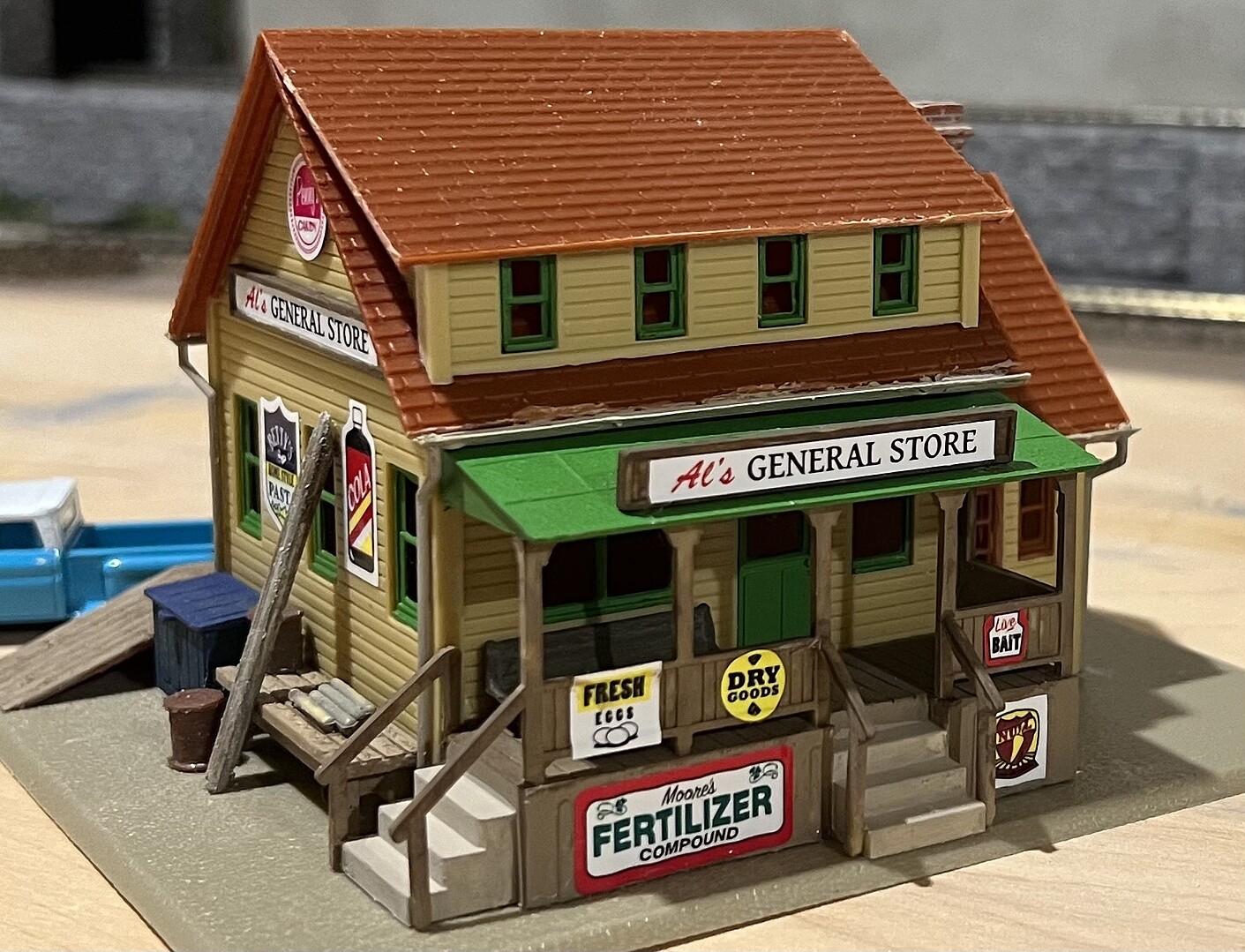 General Store Kit -- Model Train Building -- HO Scale -- #1351 pictures ...