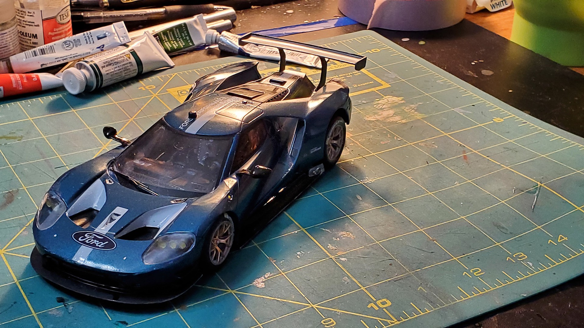 Ford GT LeMans 2017 Race Car -- Plastic Model Car Kit -- 1/24 Scale ...