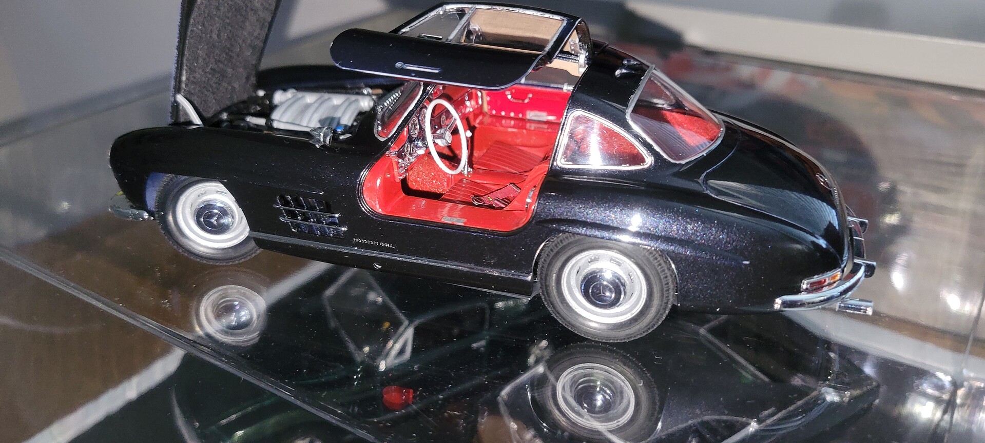 Mercedes-Benz 300SL -- Plastic Model Car Kit -- 1/24 Scale -- #24338 ...