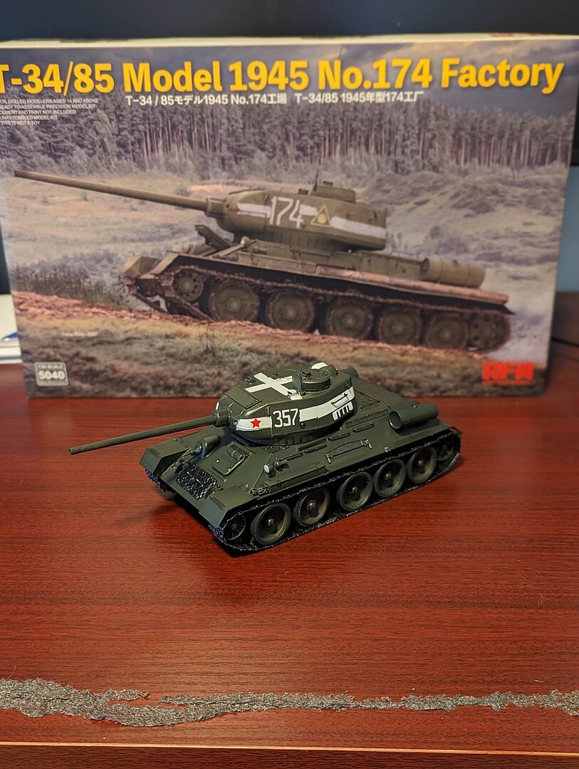 T-34/85 Model 1944 #174 Factory -- Plastic Model Military Vehicle Kit ...