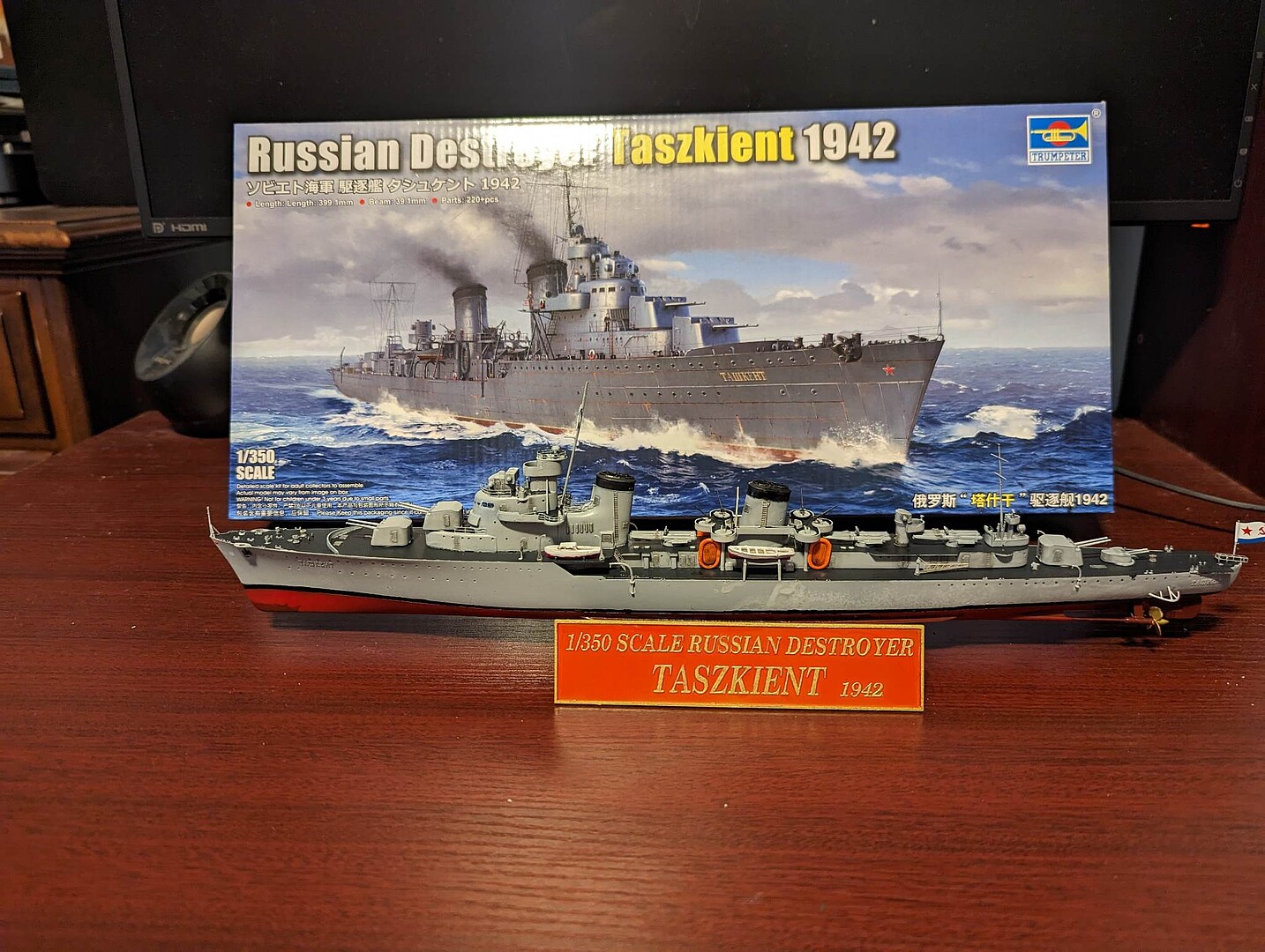 Russian Destroyer Taszkient 1942 -- Plastic Model Military Ship Kit ...