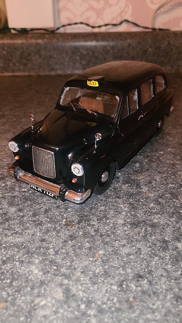 Gallery Pictures Aoshima 1968 FX4 London Black Taxi Cab Plastic Model ...