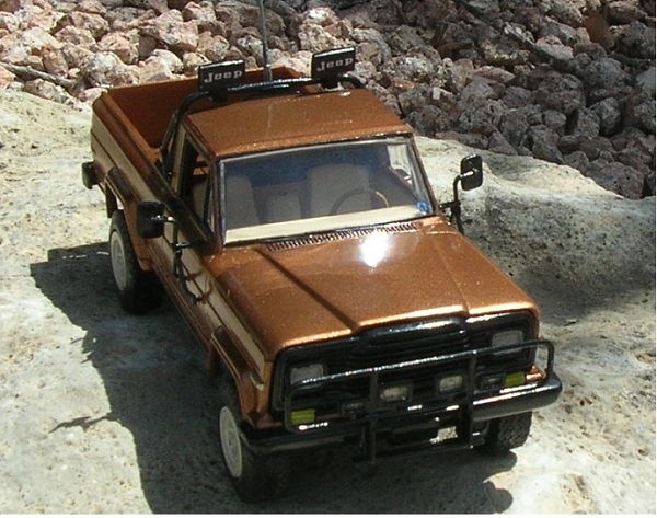 1980 Jeep Honcho Ice Patrol -- Plastic Model Truck Kit -- 1/25 Scale ...