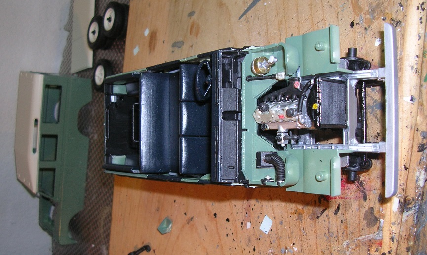 Land Rover Series III LWB Wagon w/Roof Rack -- Plastic Model Car Kit ...