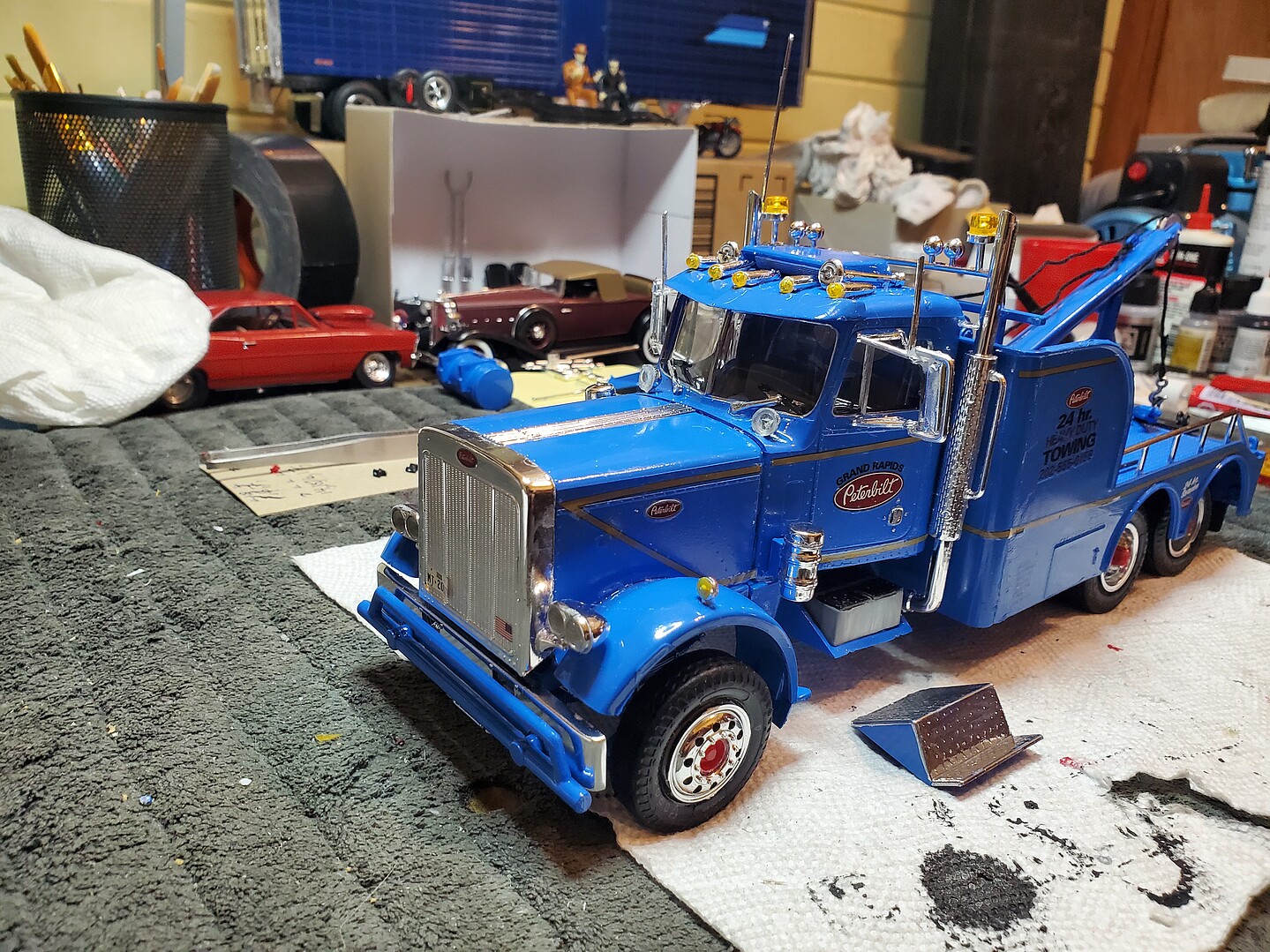 Peterbilt 359 Wrecker -- Plastic Model Vehicle Kit -- 1/25 Scale ...