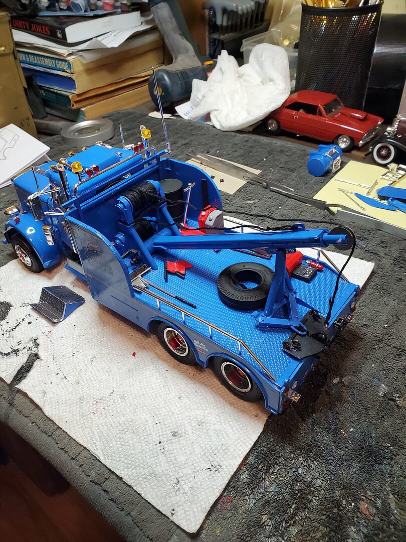 Peterbilt 359 Wrecker -- Plastic Model Vehicle Kit -- 1/25 Scale ...