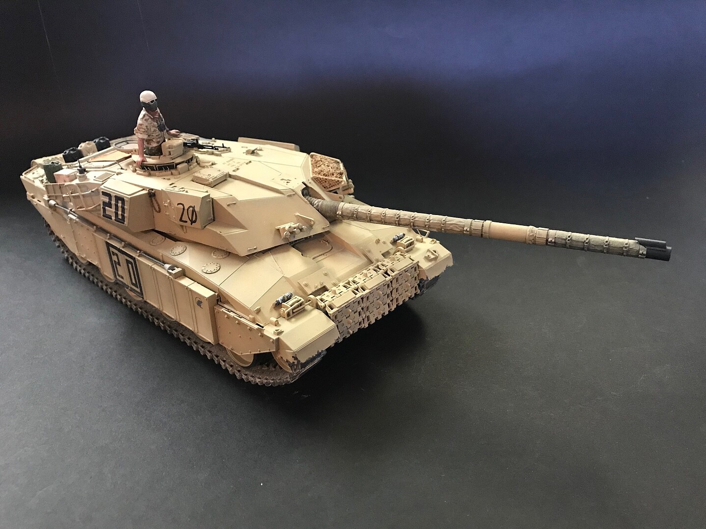 British MBT Challenger I Tank -- Plastic Model Military Vehicle Kit ...