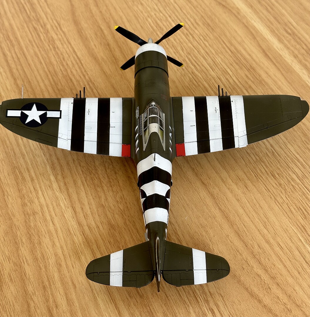 Republic P-47D Thunderbolt Fighter Aircraft -- Plastic Model Airplane ...