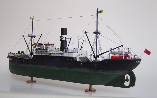 Q-Ship Sea Raider Decoy Boat -- Plastic Model Military Ship Kit -- 1/ ...