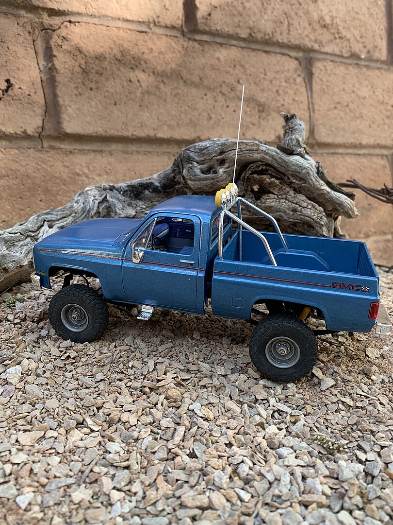 1984 GMC Pickup Black -- Plastic Model Car Kit -- 1/25 Scale -- #848-12 ...