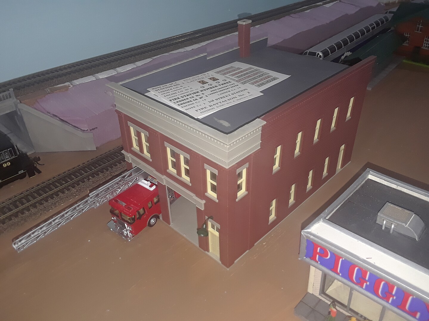 Gallery Pictures Walthers Two-Bay Fire Station - Kit - 8 x 4-7/8 x 5-1/ ...