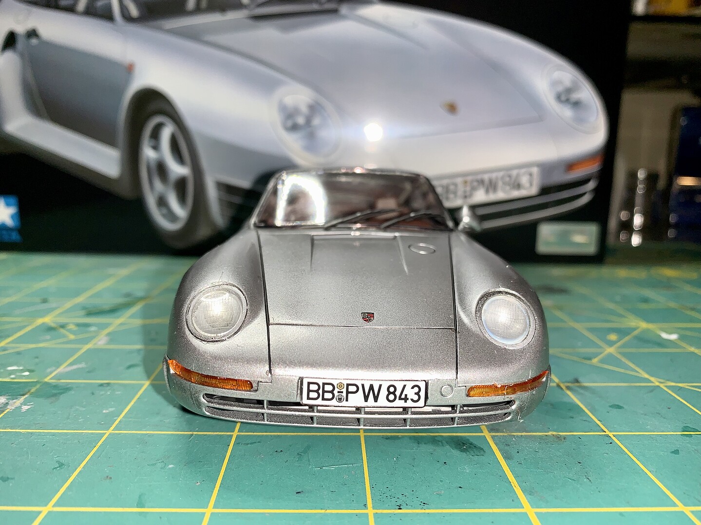 Porsche 959 Coupe Sportscar -- Plastic Model Car Kit -- 1/24 Scale ...