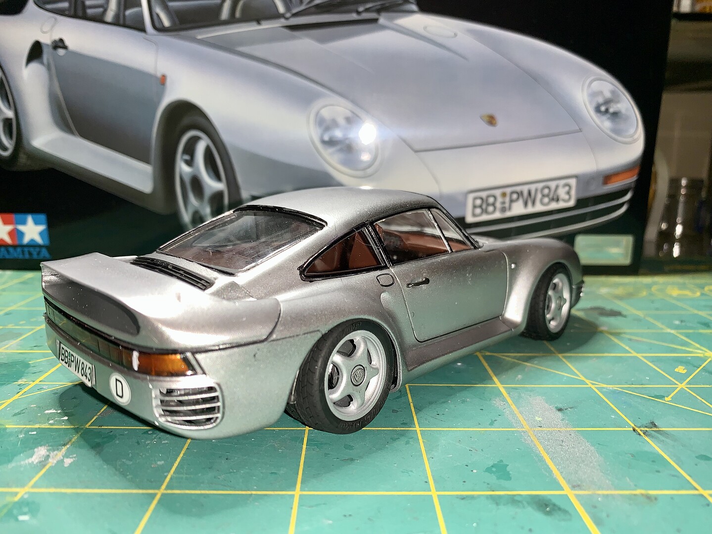 Porsche 959 Coupe Sportscar -- Plastic Model Car Kit -- 1/24 Scale ...