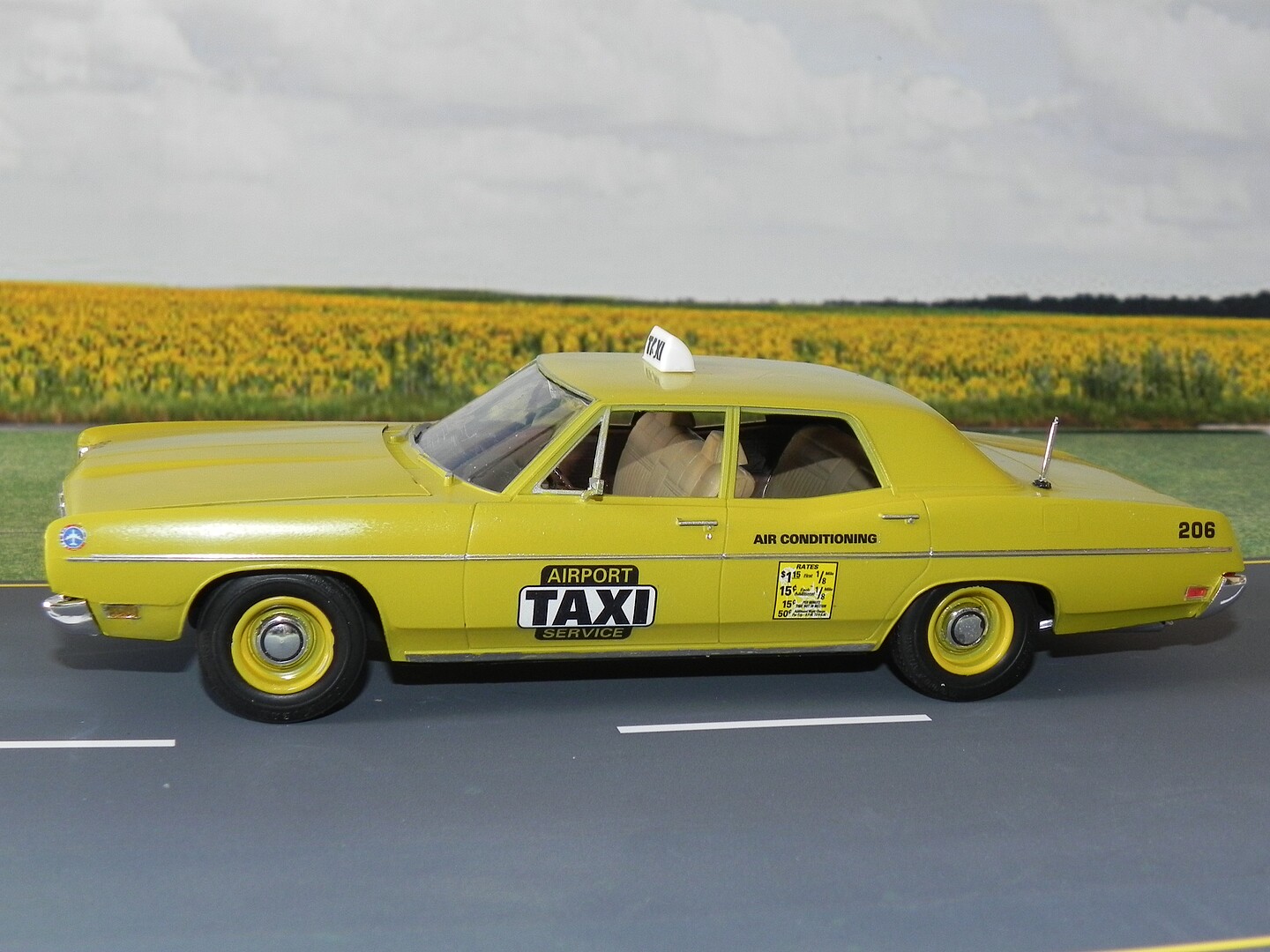 1970 Ford Galaxie Taxi -- Plastic Model Car Vehicle Kit -- 1/25 Scale ...