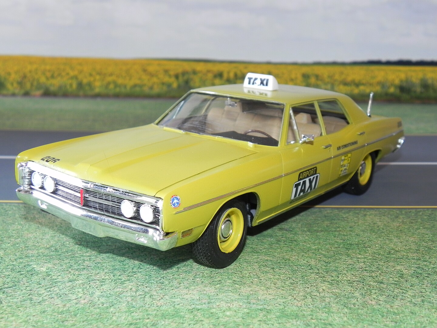 1970 Ford Galaxie Taxi -- Plastic Model Car Vehicle Kit -- 1/25 Scale ...