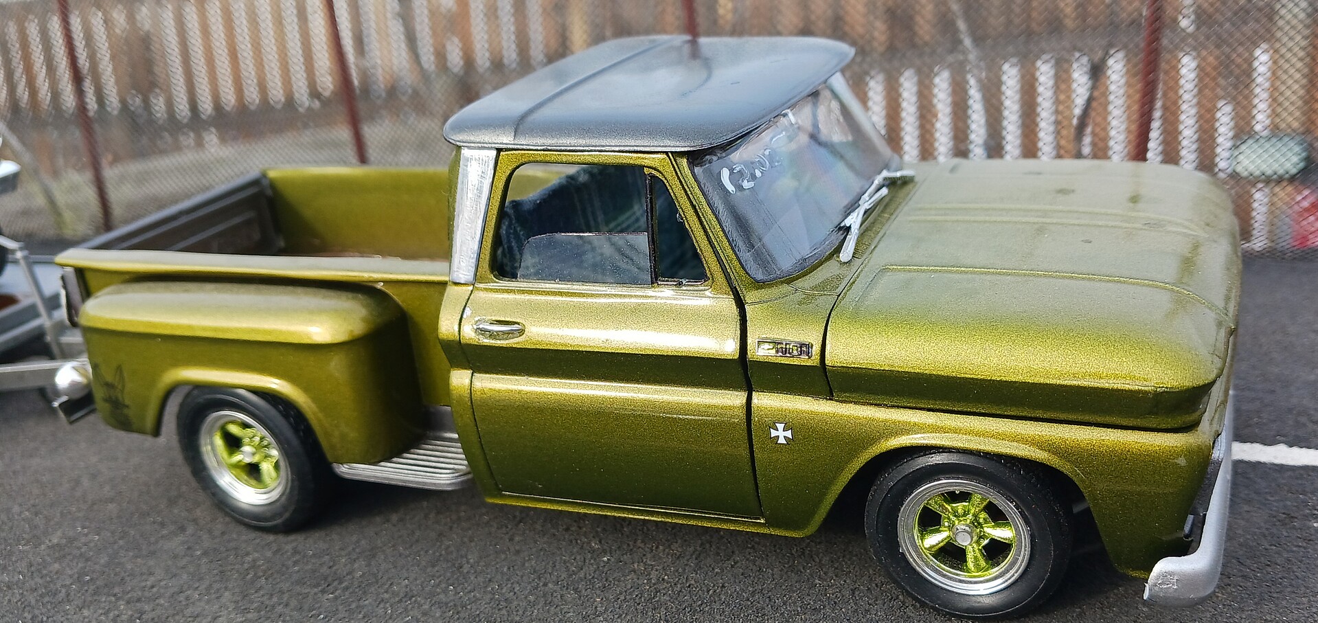 1965 Chevy Stepside Pickup 2'n1 -- Plastic Model Truck Kit -- 1/25 ...