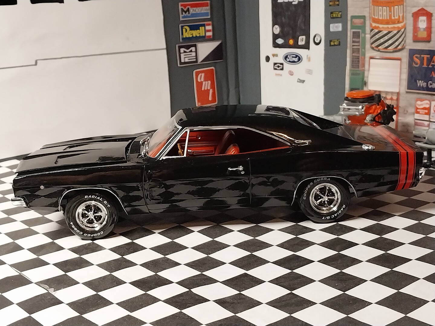 1968 Dodge Charger 2'n1 -- Plastic Model Car Kit -- 1/25 Scale ...
