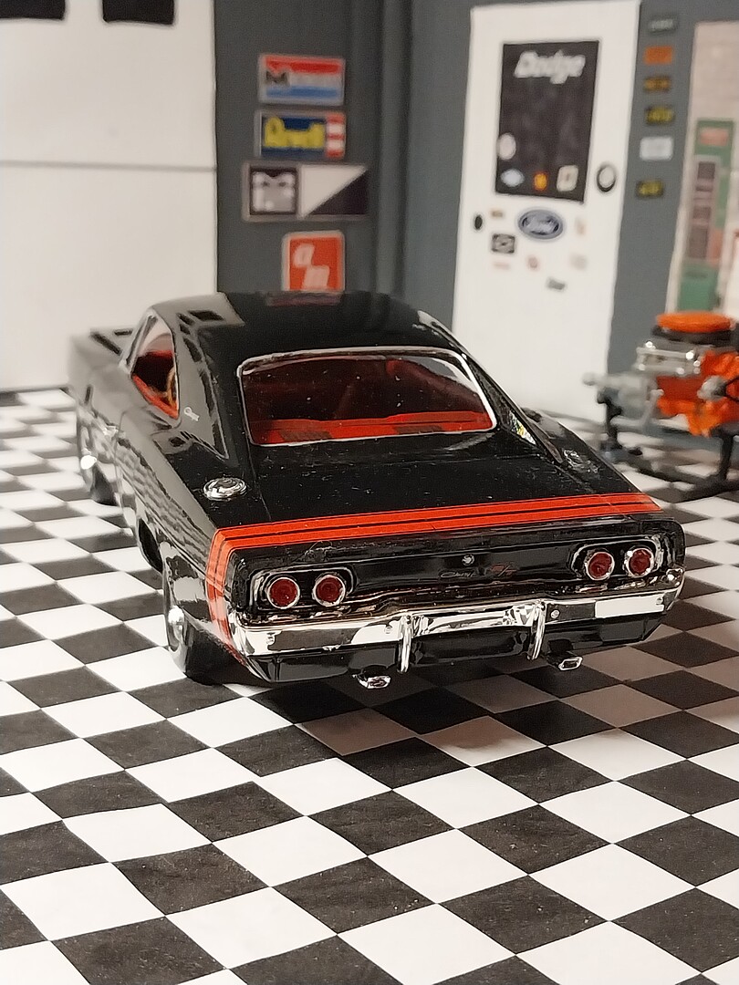 1968 Dodge Charger 2'n1 -- Plastic Model Car Kit -- 1/25 Scale ...