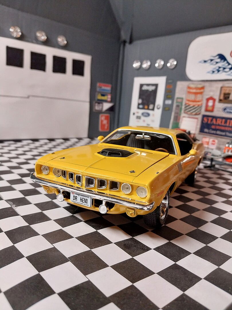 1971 Hemi Cuda 426 -- Plastic Model Car Kit -- 1/24 Scale -- #852943 ...