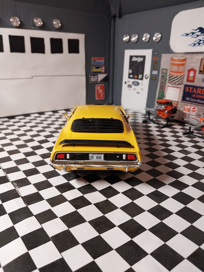 1971 Hemi Cuda 426 -- Plastic Model Car Kit -- 1/24 Scale -- #852943 ...