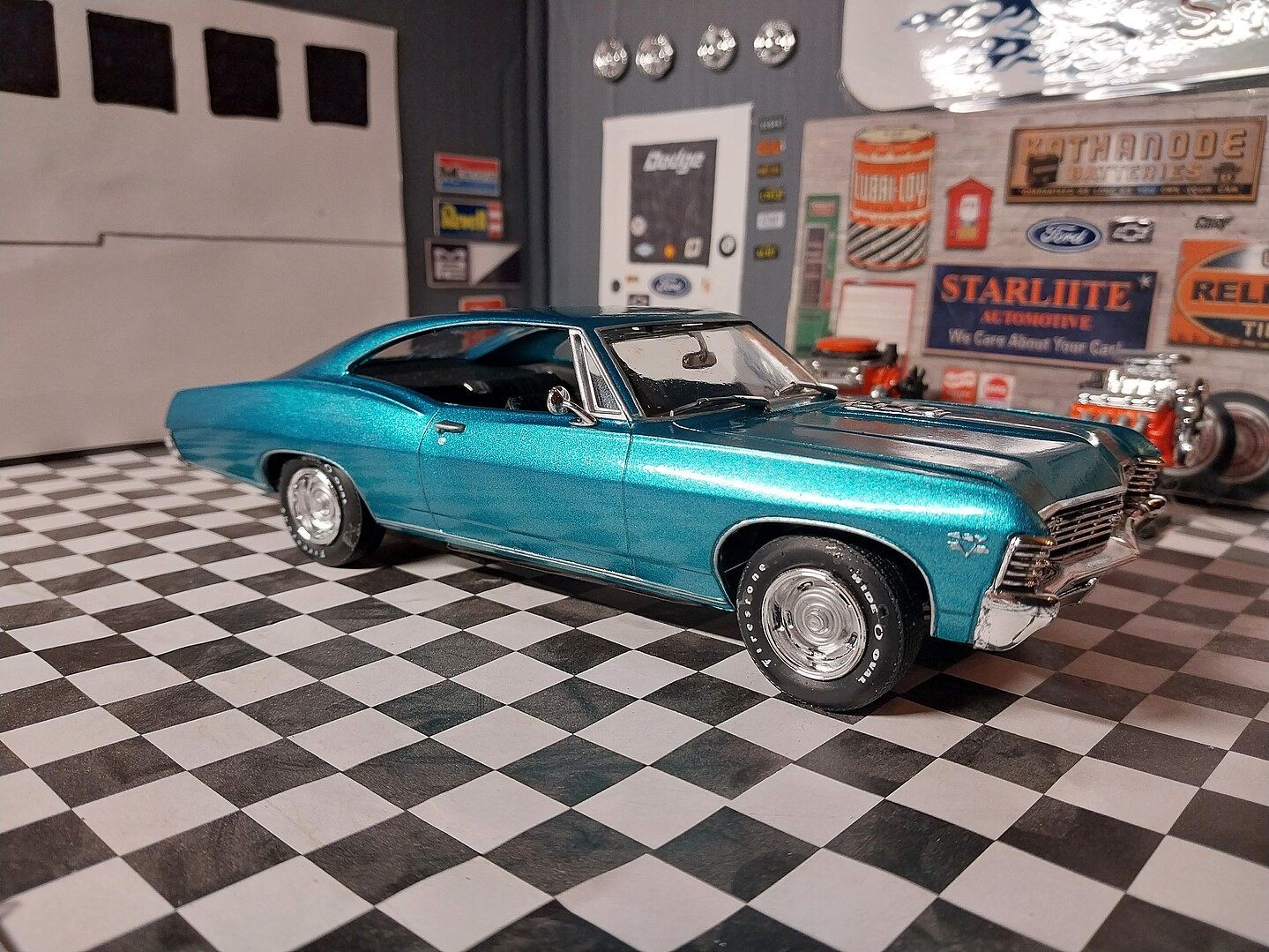 1967 Chevy Impala SS (Stock) -- Plastic Model Car Kit -- 1/25 Scale ...