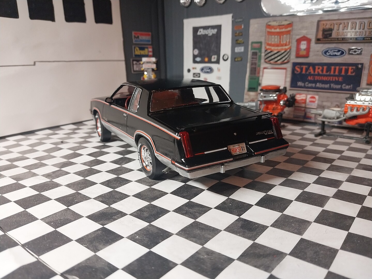 '83 Hurst Oldsmobile -- Plastic Model Car Kit -- 1/25 Scale -- #854317 ...