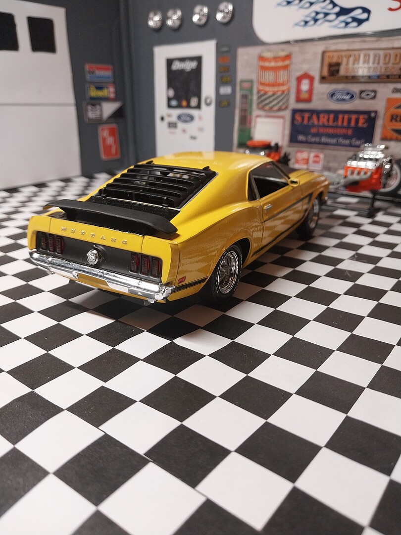 1969 Boss 32 Mustang -- Plastic Model Car Kit -- 1/25 Scale -- #854313 ...
