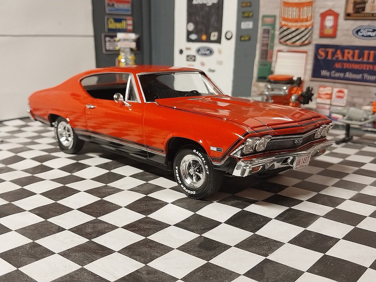 1968 Chevelle SS 396 -- Plastic Model Car Kit -- 1/25 Scale -- #854445 ...