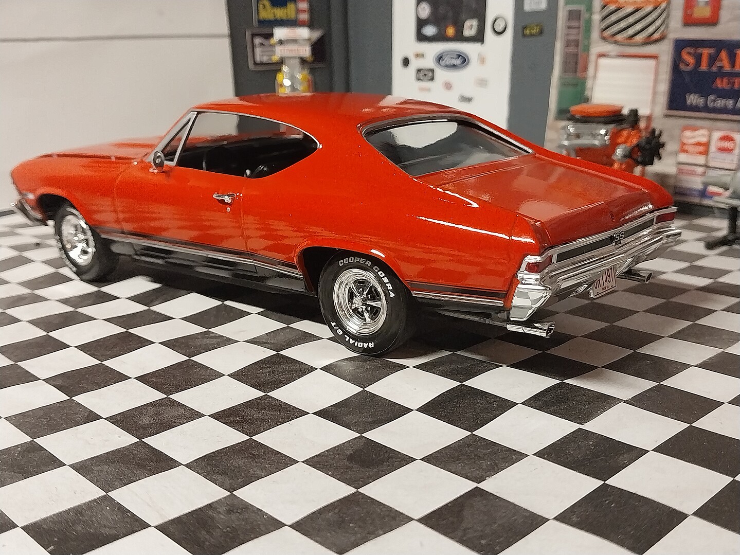 1968 Chevelle SS 396 -- Plastic Model Car Kit -- 1/25 Scale -- #854445 ...