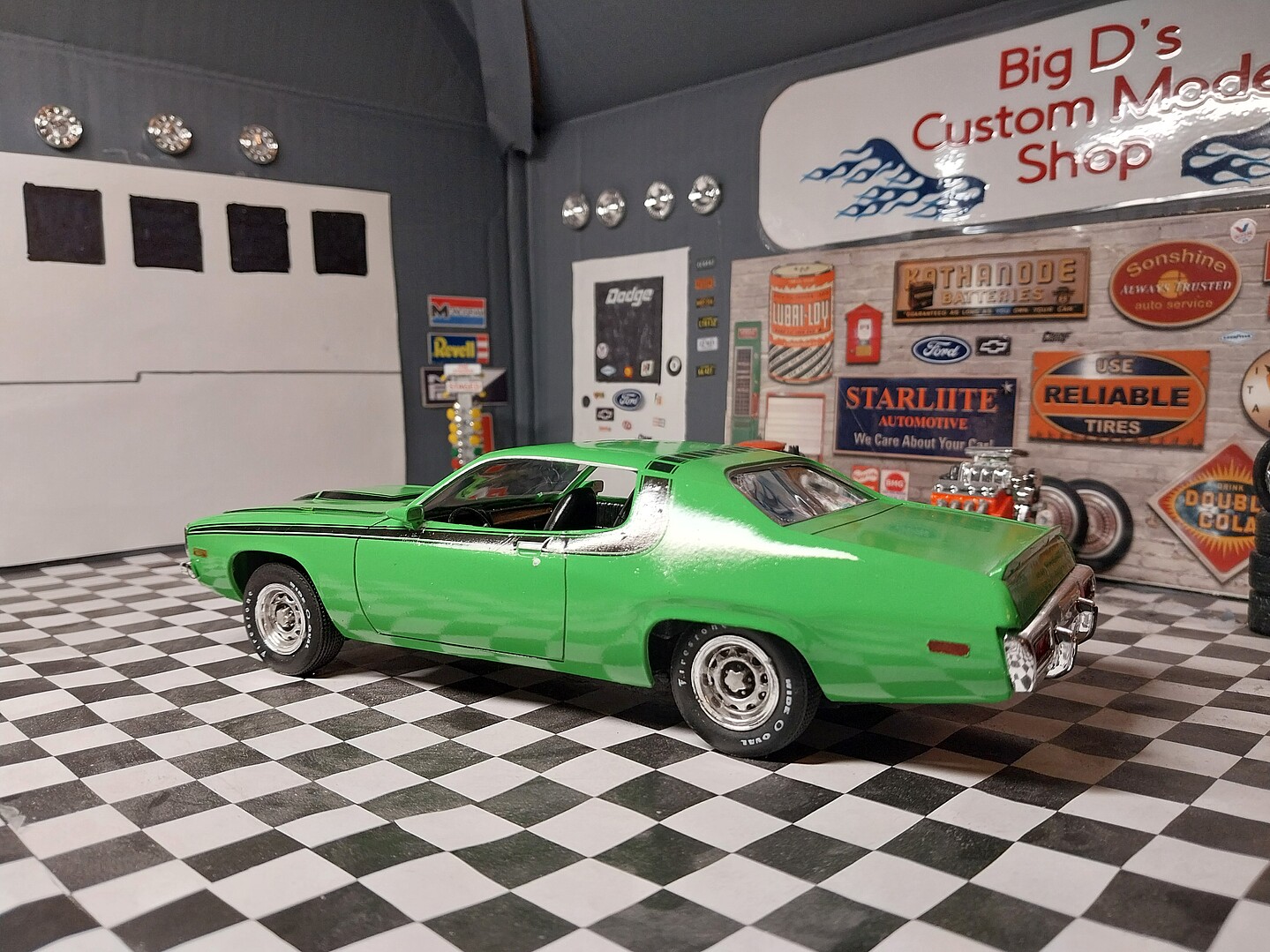 1974 PLYMOUTH ROAD RUNNER -- Plastic Model Car Vehicle Kit -- 1/25 ...