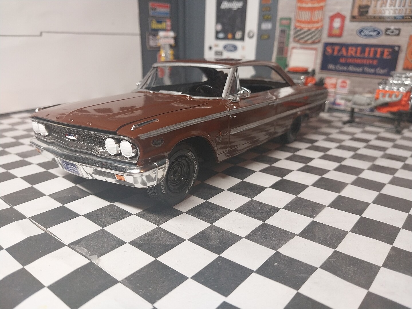 1963 Ford Galaxie -- Plastic Model Car Kit -- 1/25 Scale -- #1186 ...