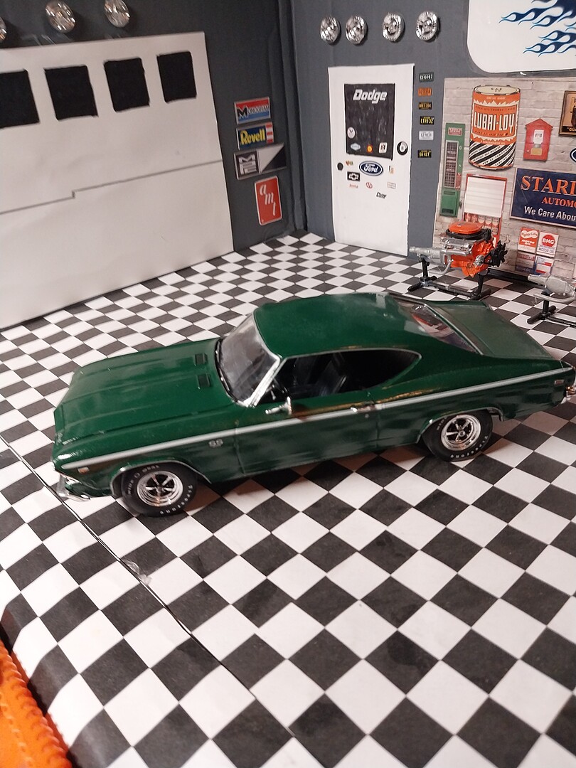 '69 Chevy Chevelle SS 396 -- Plastic Model Car Kit -- 1/25 Scale ...
