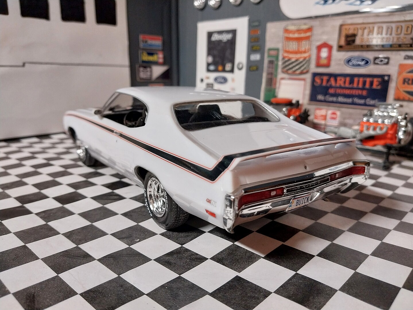 1970 Buick GSX (2 in 1) -- Plastic Model Car Kit -- 1/24 Scale ...