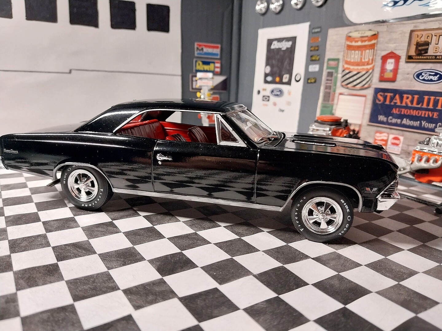 1966 Chevy Chevelle SS Car -- Plastic Model Car Vehicle Kit -- 1/25 ...