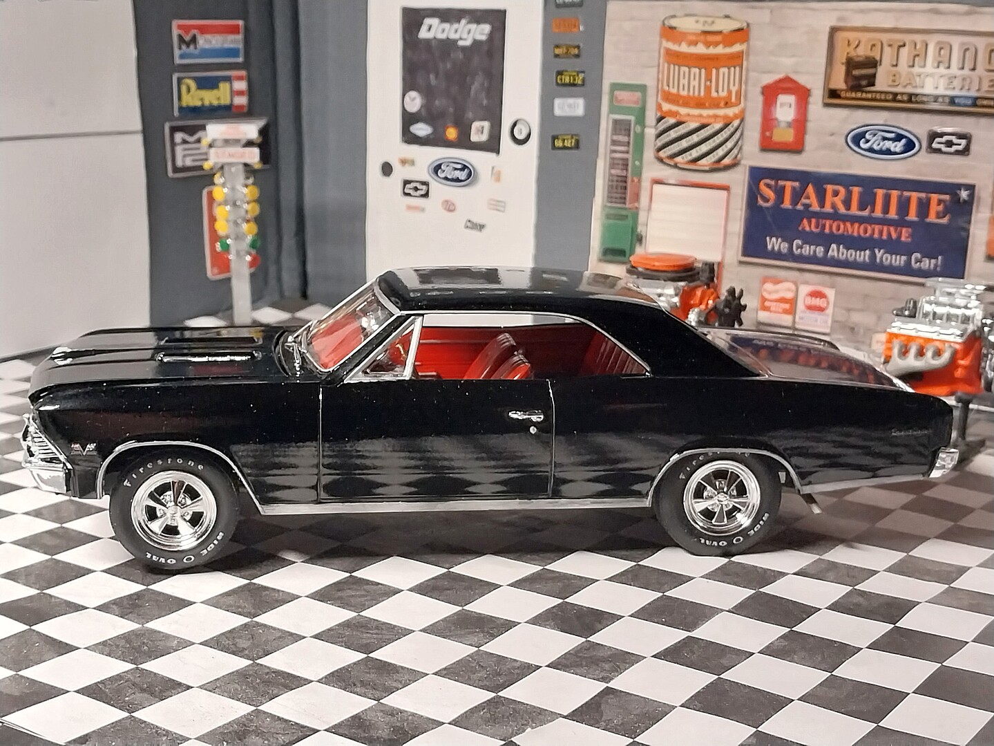 1966 Chevy Chevelle SS Car -- Plastic Model Car Vehicle Kit -- 1/25 ...