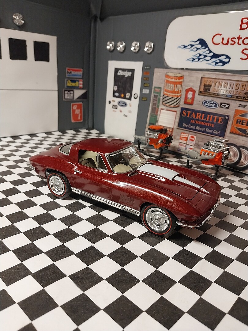 1967 Corvette Coupe -- Plastic Model Car Kit -- 1/25 Scale -- #854517 ...