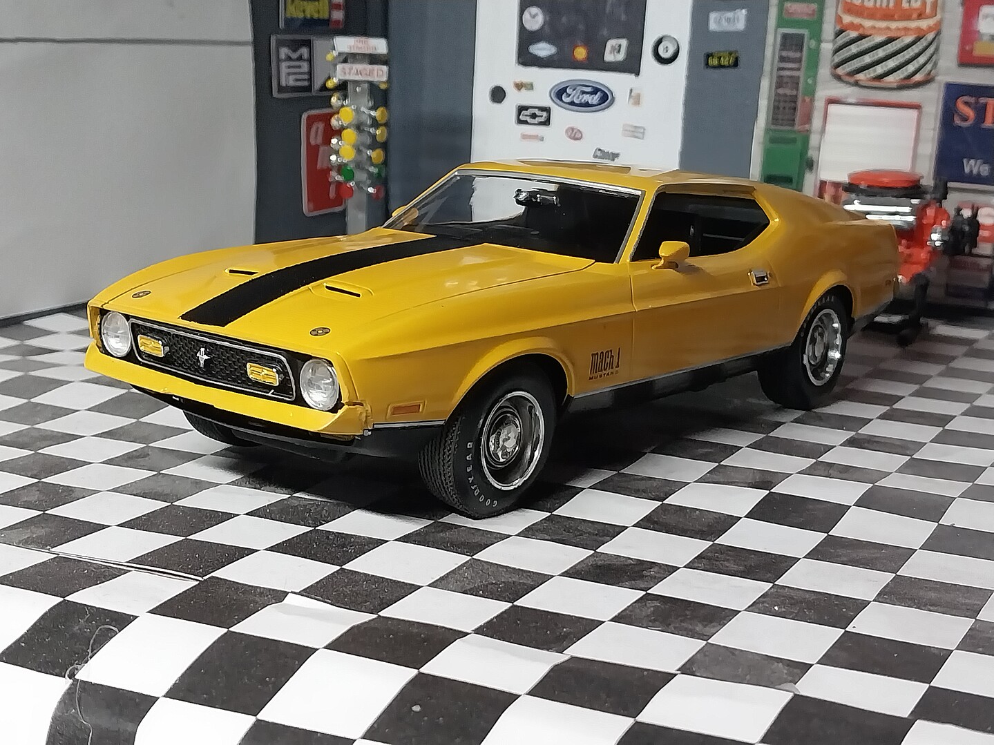 James Bond Ford Mustang 429 Mach 1 -- Plastic Model Vehicle Kit -- 1/25 ...