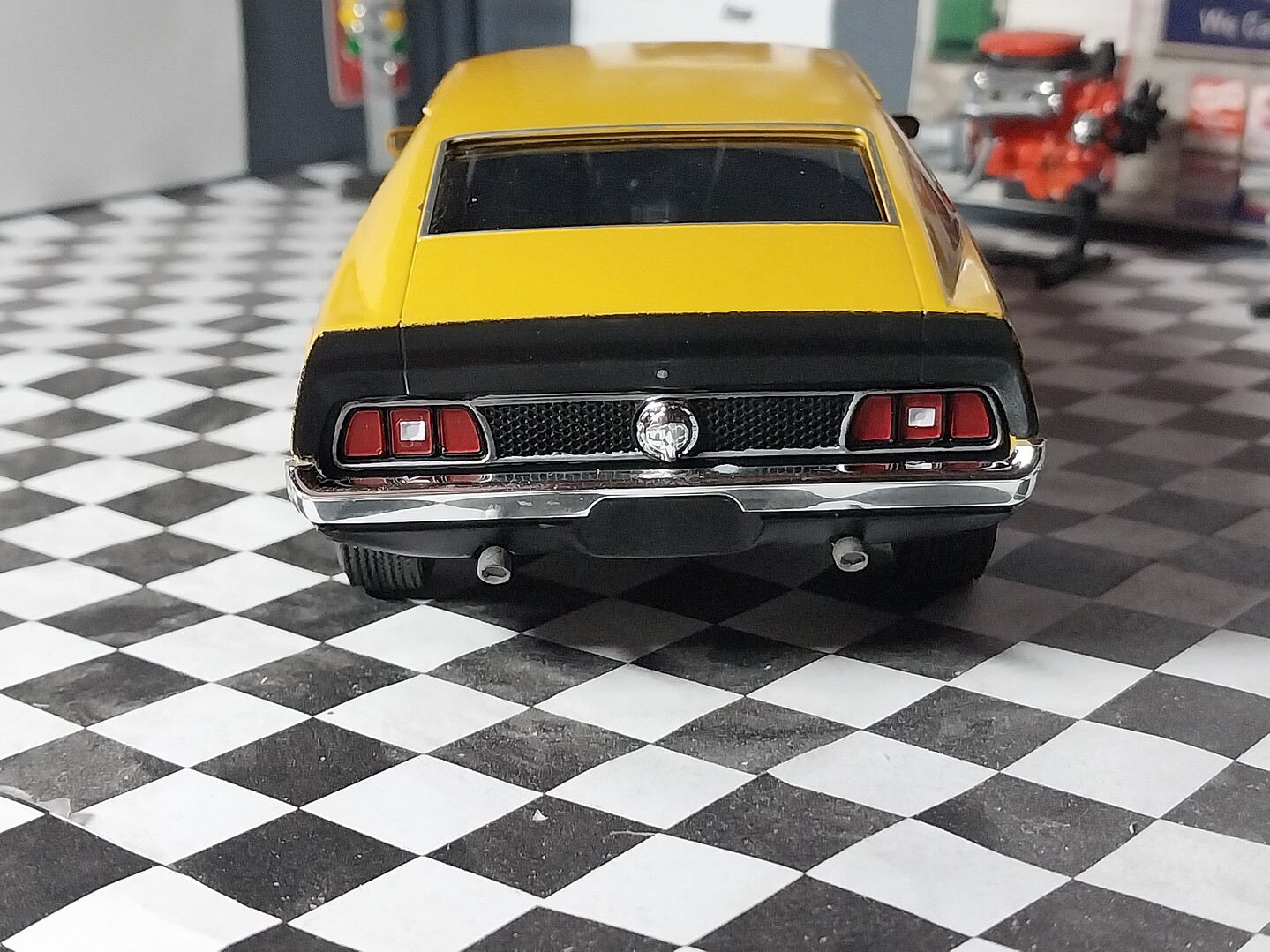 James Bond Ford Mustang 429 Mach 1 -- Plastic Model Vehicle Kit -- 1/25 ...