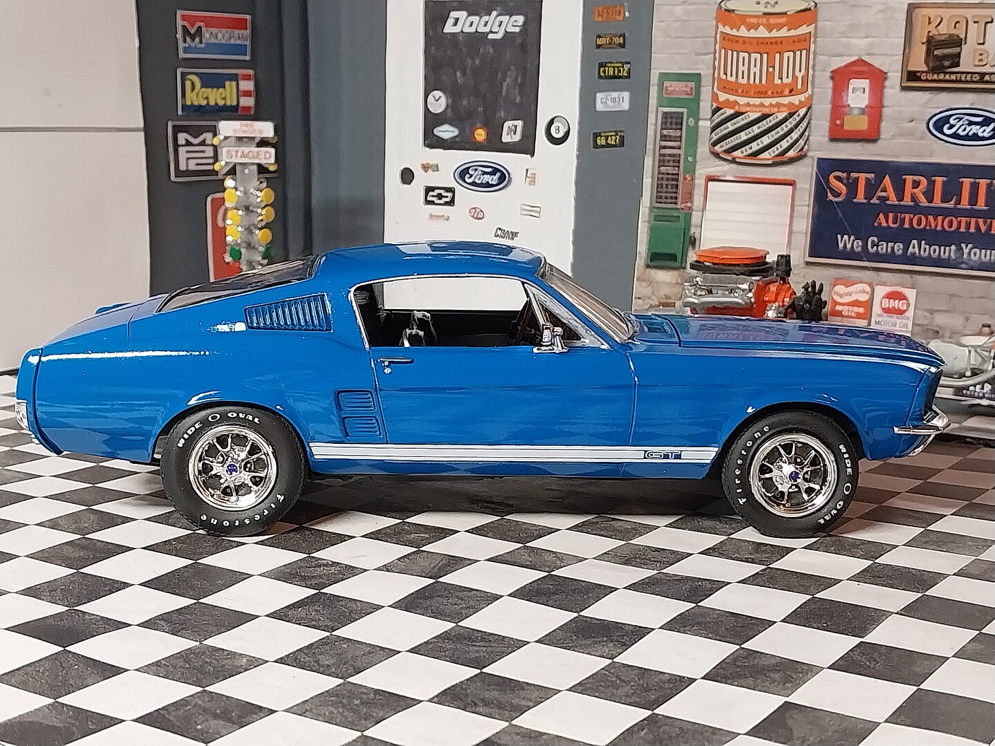 Spray Lacquer TS44 Brilliant Blue 3 oz Pictures