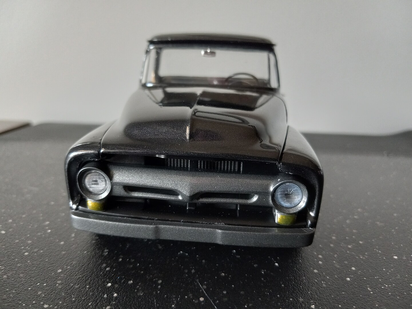 Ford FD-100 Pickup -- Plastic Model Truck Kit -- 1/25 Scale -- #854426 ...