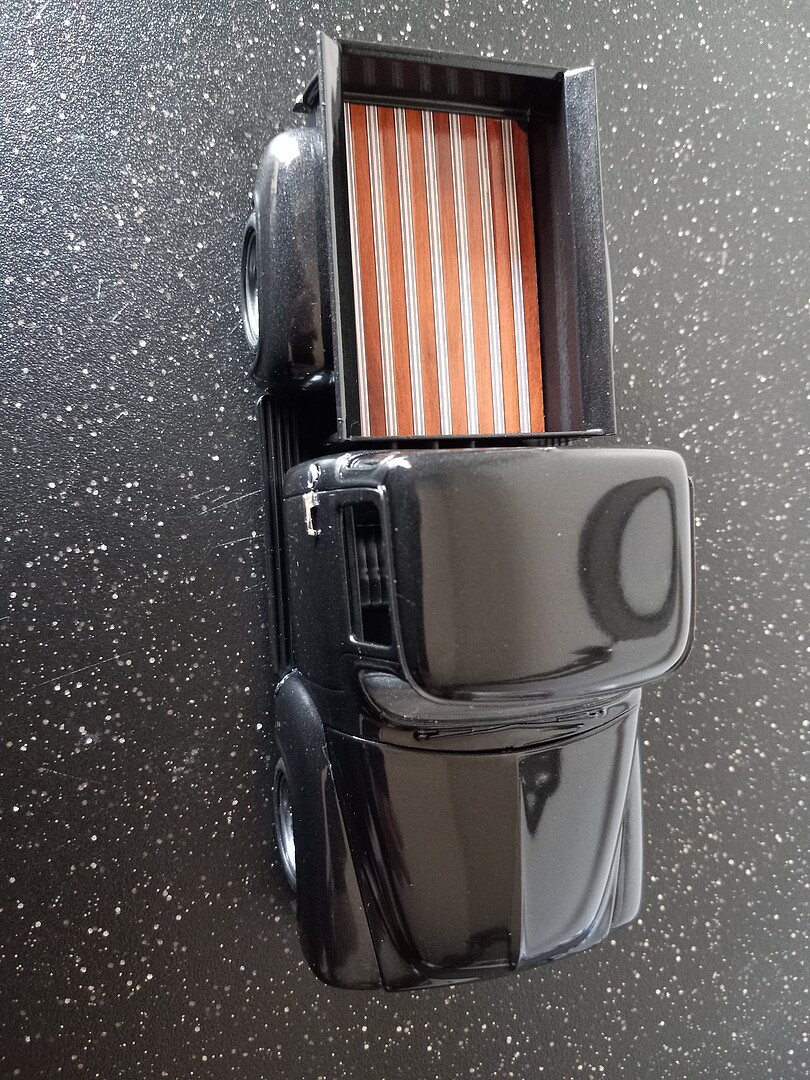 Ford FD-100 Pickup -- Plastic Model Truck Kit -- 1/25 Scale -- #854426 ...