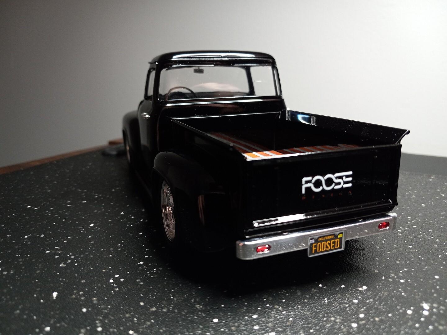 Ford FD-100 Pickup -- Plastic Model Truck Kit -- 1/25 Scale -- #854426 ...