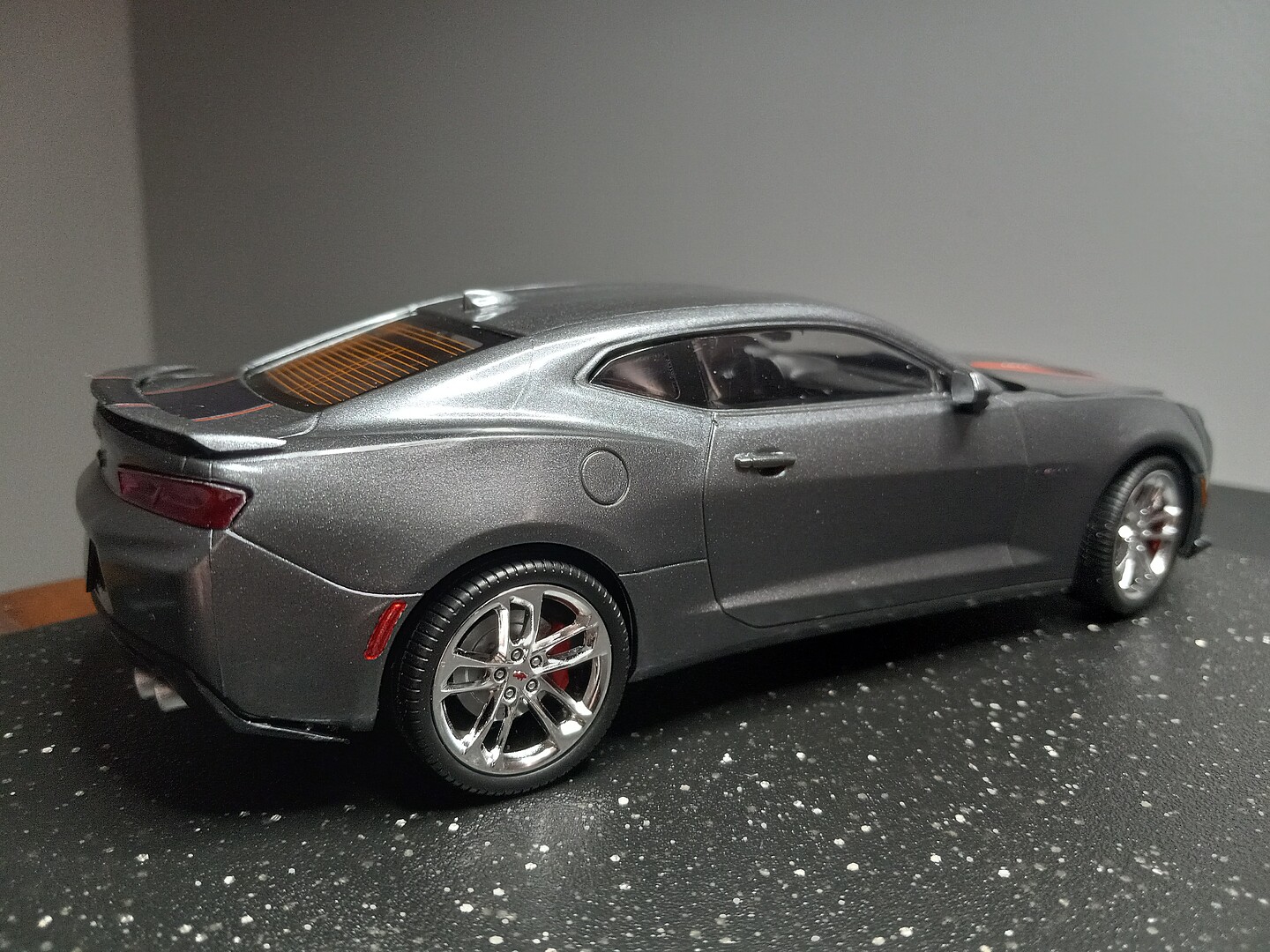 2017 Chevy Camaro 50th Anniversary -- Plastic Model Car Kit -- 1/25 ...