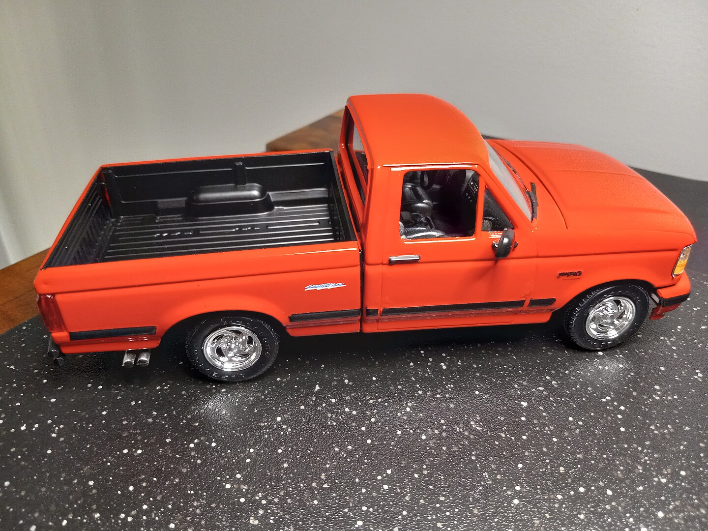 1994 Ford F-150 Lightning Pickup -- Plastic Model Truck Kit -- 1/25 ...