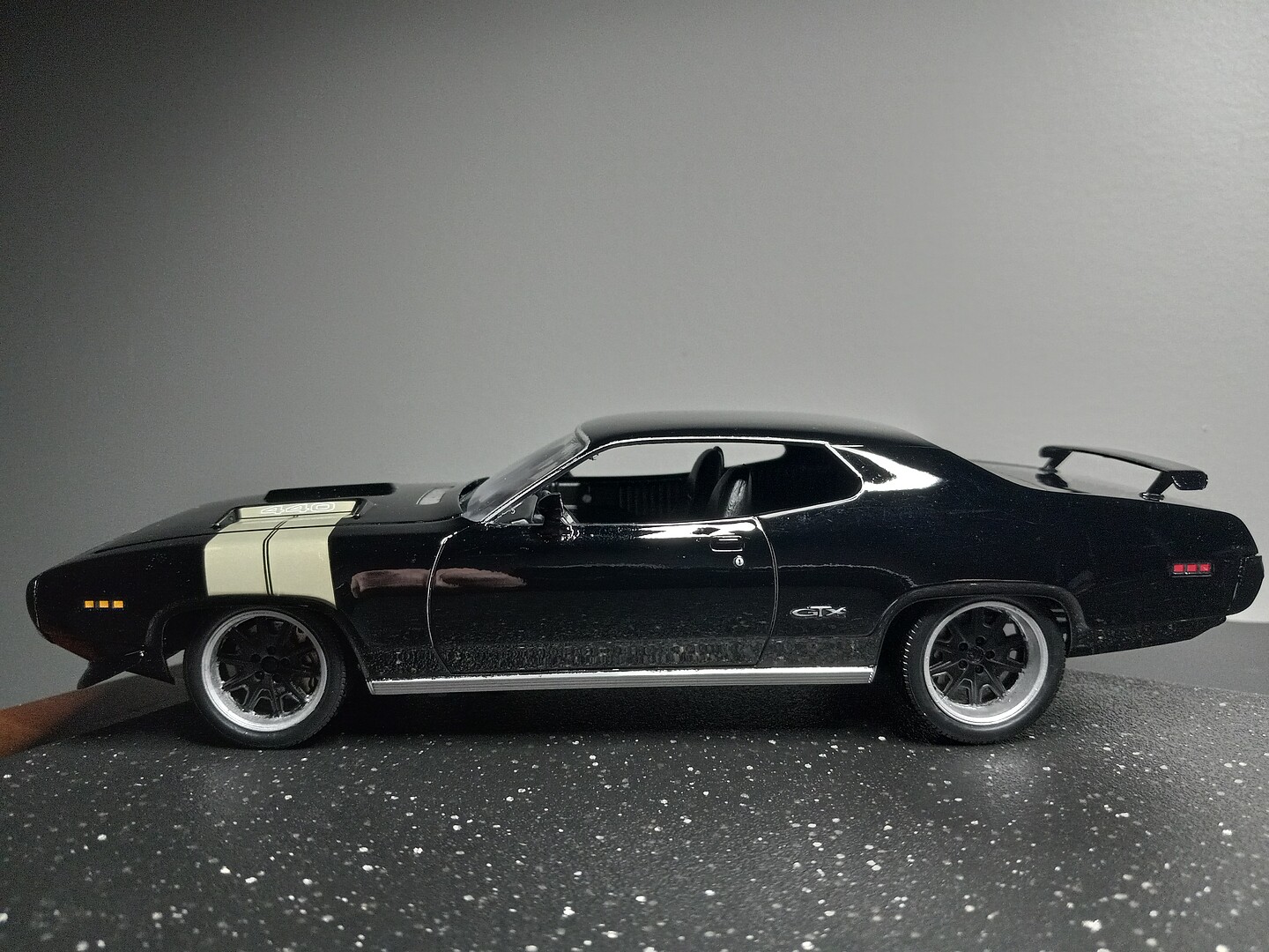 Fast & Furious Dom's 1971 Plymouth GTX (2 in 1) -- Plastic Model Car ...