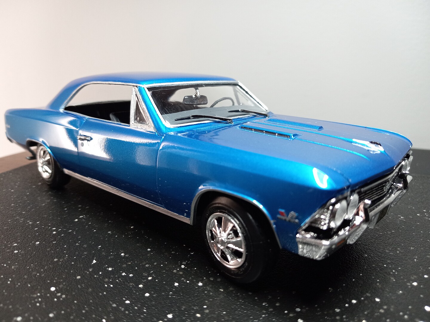 1966 Chevy Chevelle SS Car -- Plastic Model Car Vehicle Kit -- 1/25 ...