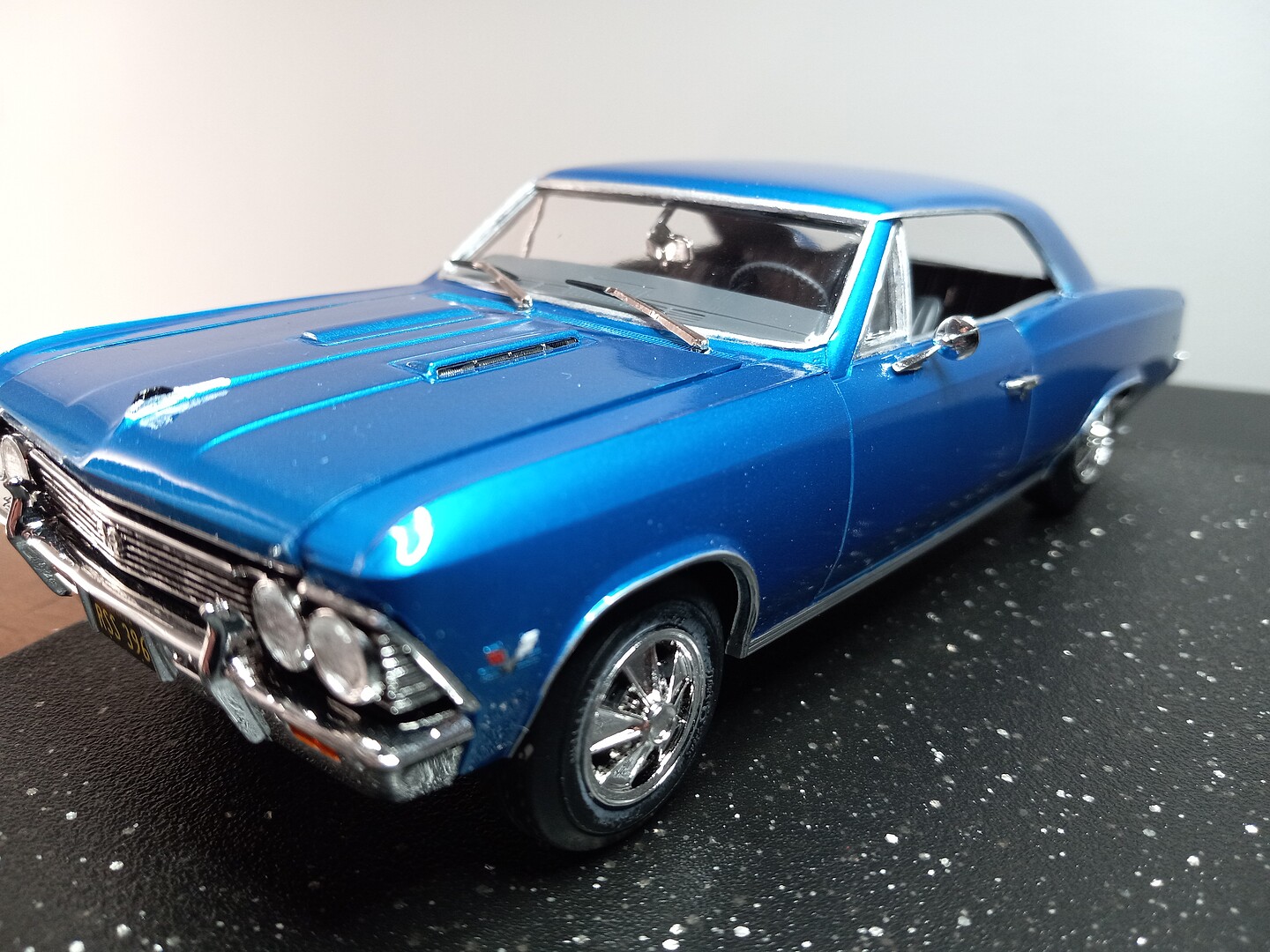 1966 Chevy Chevelle SS Car -- Plastic Model Car Vehicle Kit -- 1/25 ...