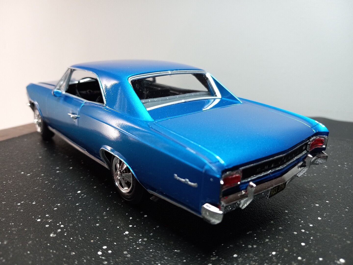 1966 Chevy Chevelle SS Car -- Plastic Model Car Vehicle Kit -- 1/25 ...