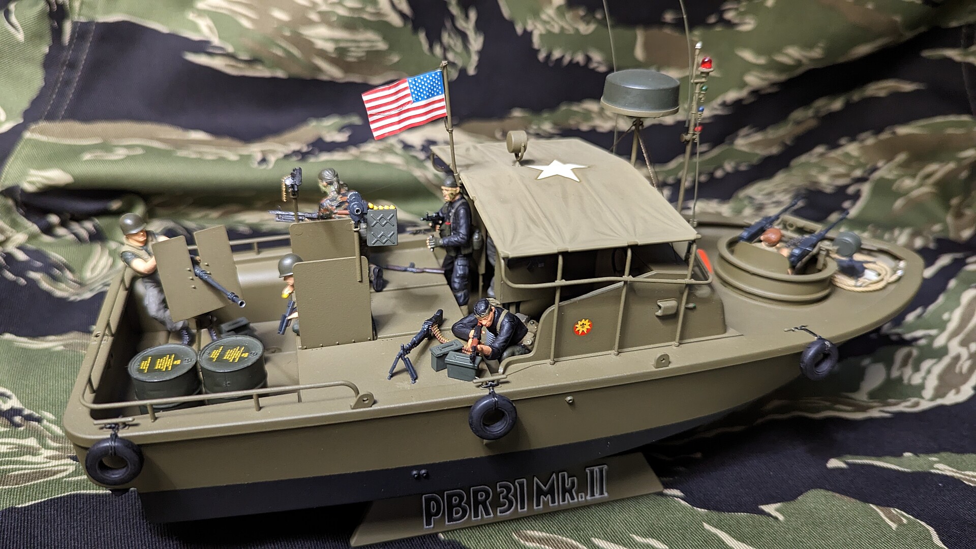 US Navy PBR31 MkII Pibber Boat -- Plastic Model Military Ship Kit -- 1/ ...